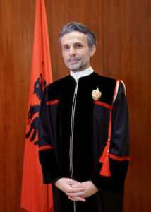 Përbërja – GJYKATA KUSHTETUESE